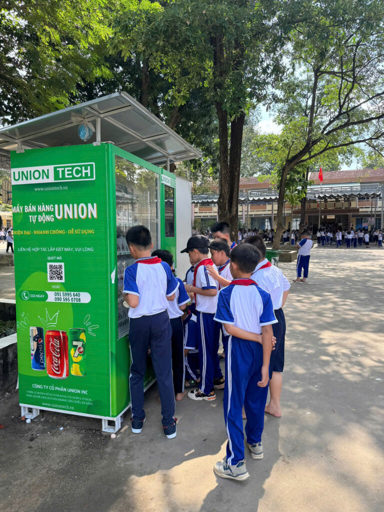 Union triển khai máy bàn hàng tự động tại trường học Bình Phước - Union Tech